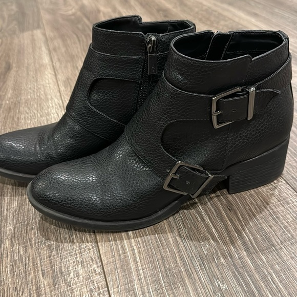 Kenneth Cole Reaction | Shoes | Kenneth Cole Reaction Black Booties ...